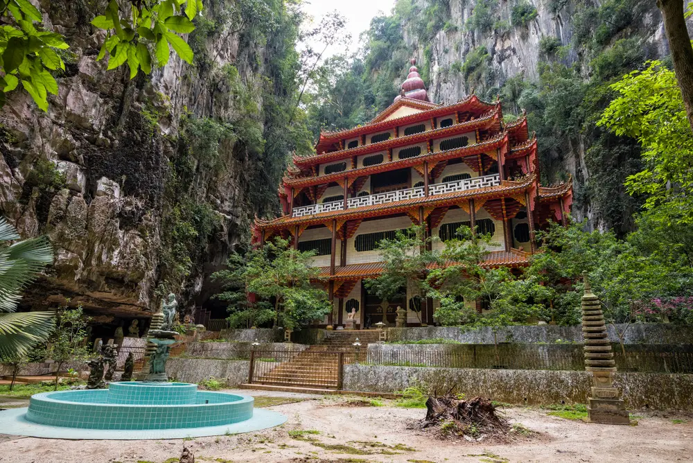 Sam Poh Temple | Trynego